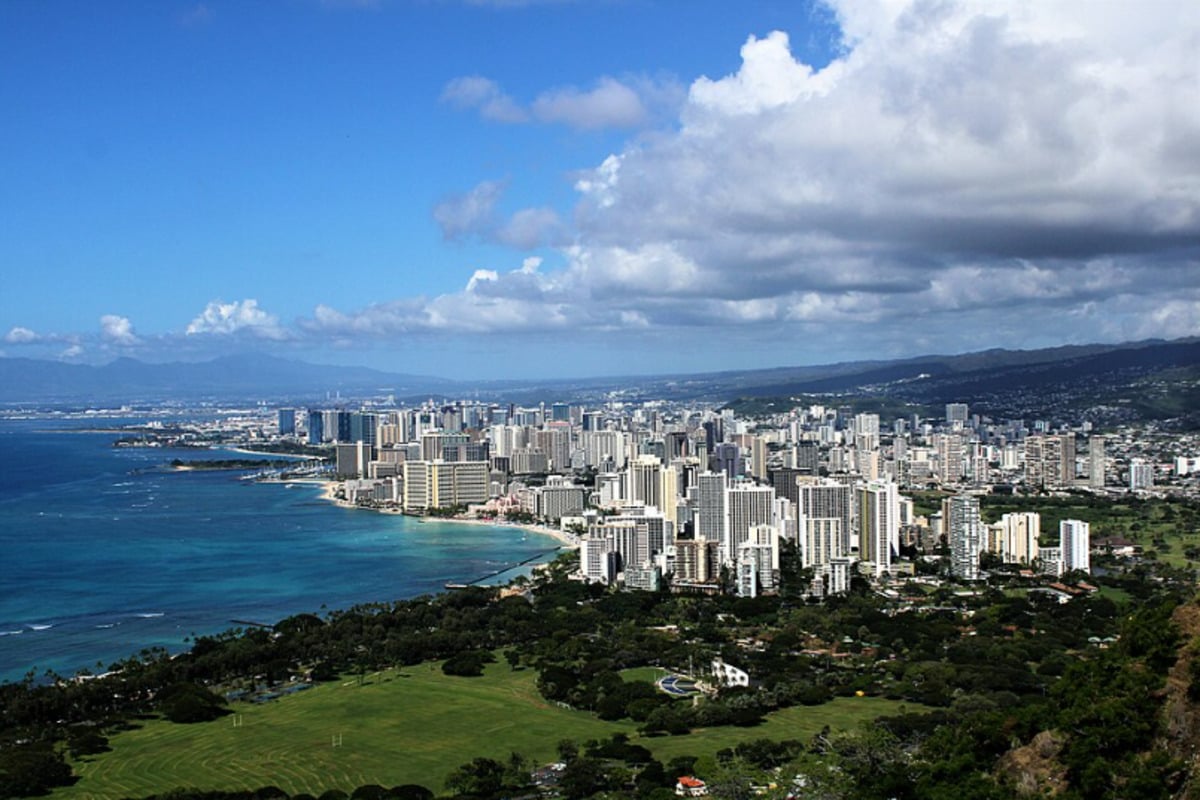 Honolulu Storefront Squeeze As Retail Space Vanishes Across The Island