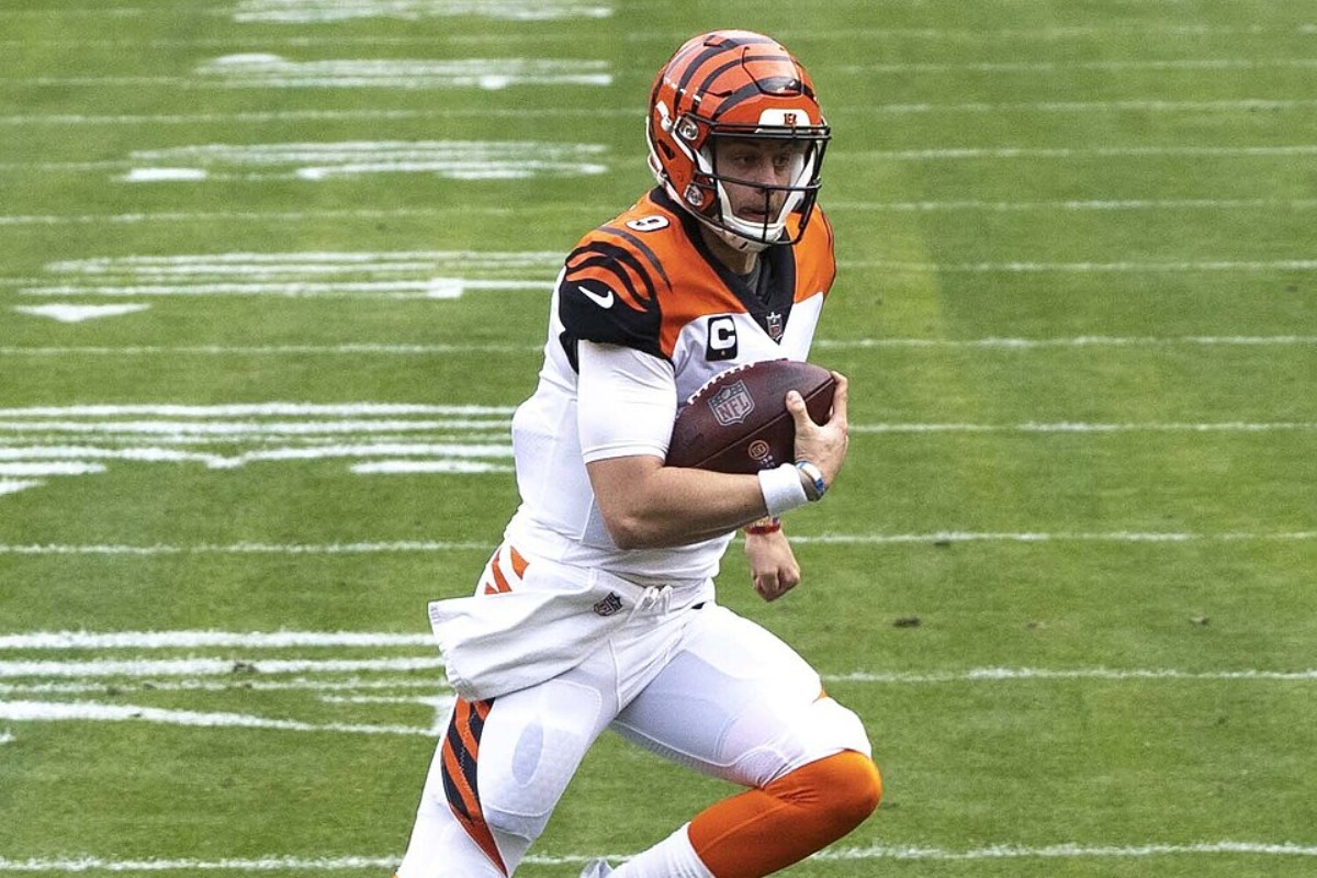 Joe Burrow's Late Interceptions Cost Bengals Victory in Snowy Showdown