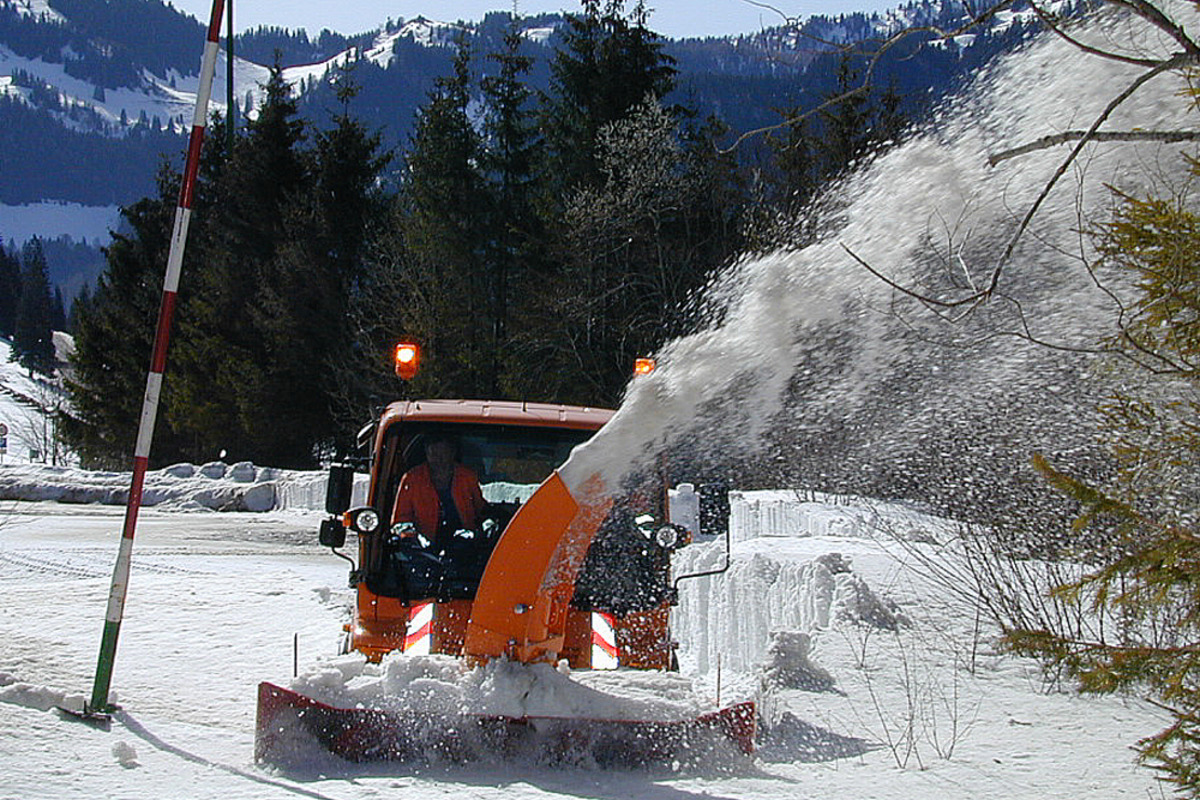 Marengo Man’s Fingers Mangled In Snowblower Scare, Fire Officials