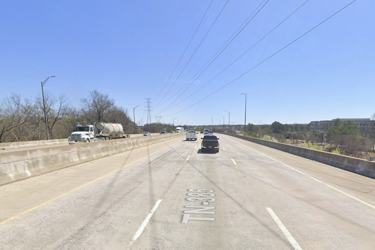 Memphis Police Investigate Late Night Six-Vehicle Crash on Highway 385