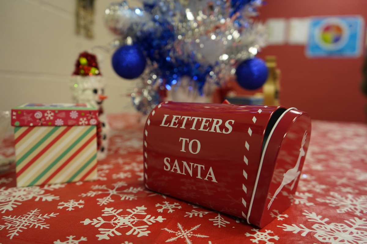 Newcastle Police Officers Serve Up Smiles at Local Early Childhood