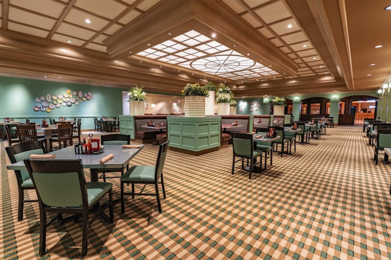 Kitchen Table Opens at Rio as Hash House Leaves