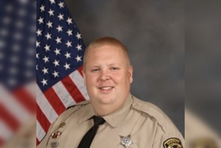 Union County Sheriff's Deputy Delivers Christmas Joy by Hand