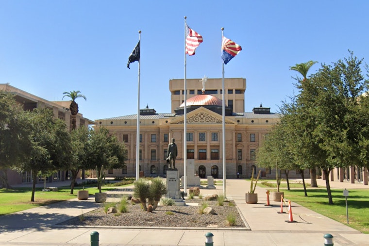 Arizona House Passes Bill Targeting Cell Phone Distractions in
