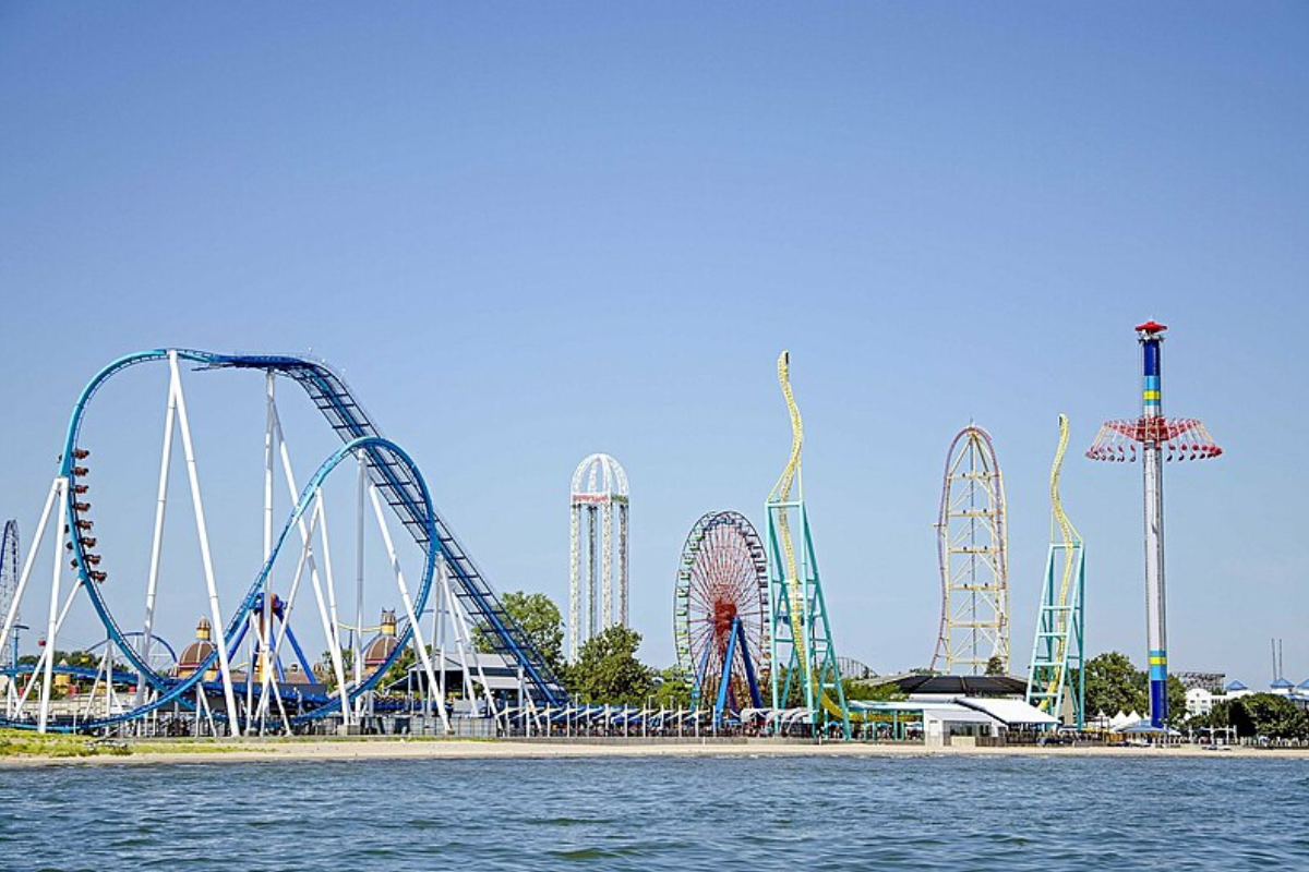 Cedar Point Unleashes Tilt Coaster Titan "Siren's Curse" & Splashes