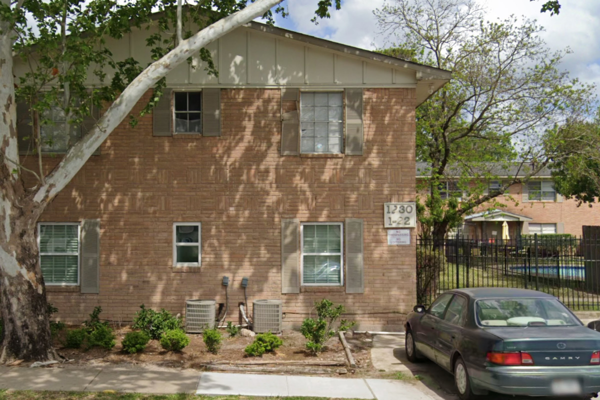 Houston Firefighters Extinguish Electrical Fire in Spring Branch West