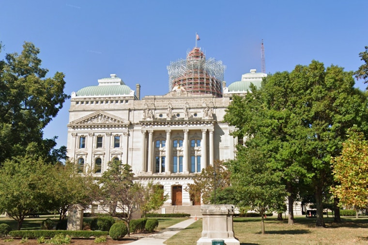 Indiana Senator Daryl Schmitt Hosts Local Students in Senate Page