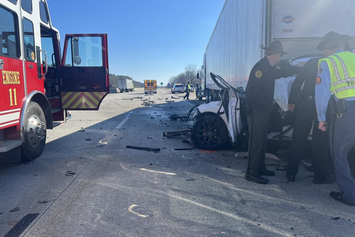 Three Fatalities Confirmed in High-Speed Chase Ending in Crash on I-75