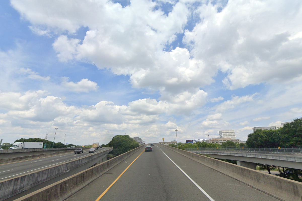 Atlanta Forecast: Week of Unpredictable Weather with Sun, Showers, and