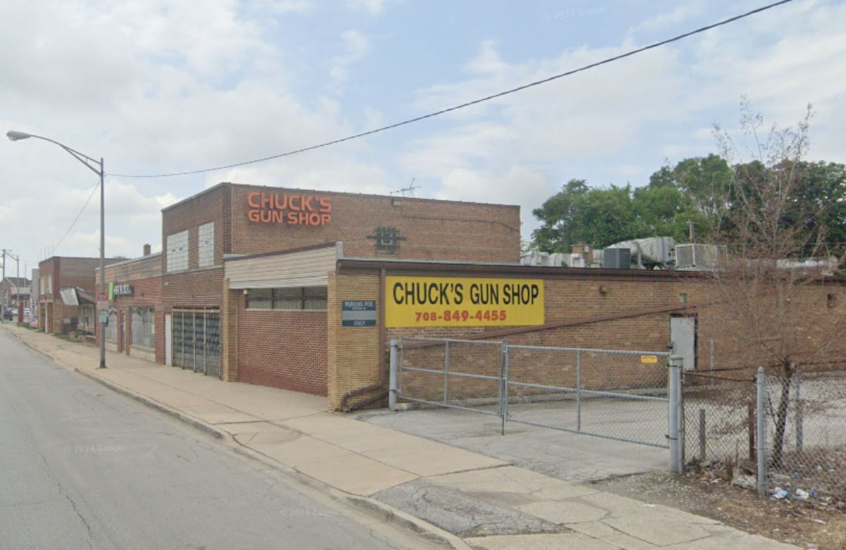 Controversial Chuck's Gun Shop in Riverdale Closes, Chicago