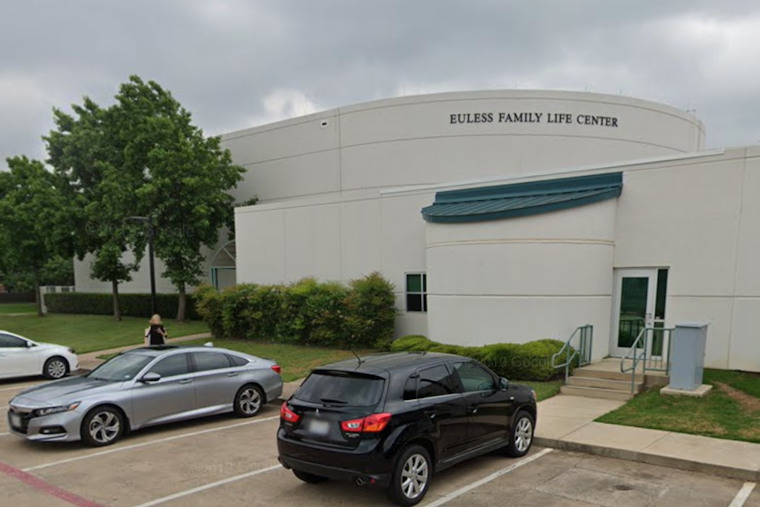 Euless Family Life Center Natatorium Hosts "Easter Splash" Underwater