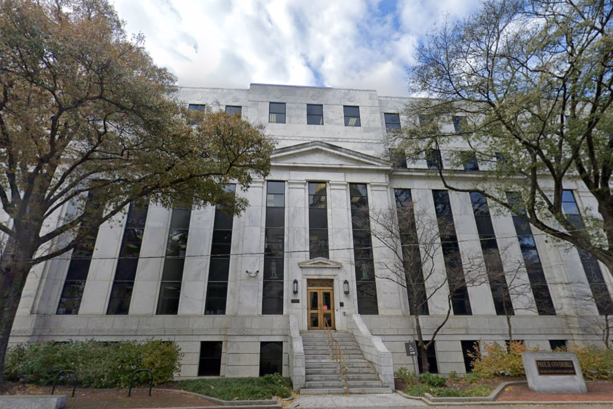 Georgia Senate Passes "Dignity and Pay Act" to Ensure Minimum Wage for