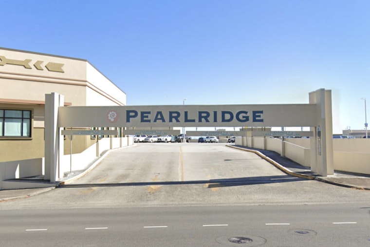 Honolulu Teen Arrested for Pearlridge Center Robbery, Police Seek