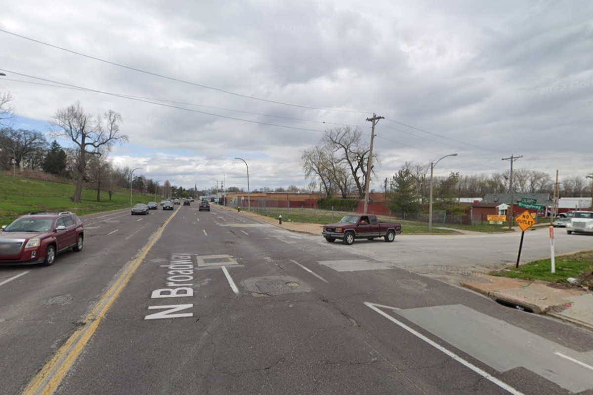 Interstate Chase from Illinois to St. Louis Ends in Collision and