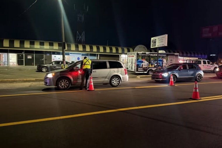 Knoxville Police Conduct Zero-DUI Sobriety Checkpoint on N. Broadway,