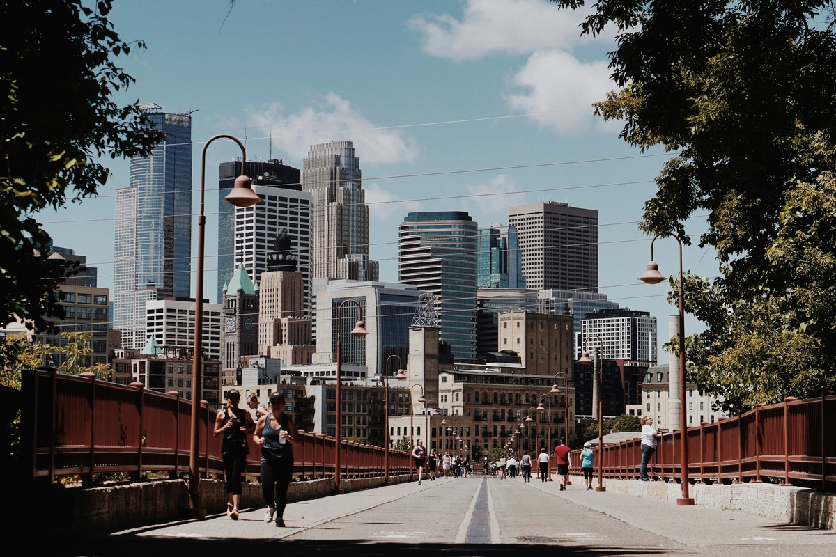Minneapolis Weather Rollercoaster, From Sunny Days to Snow and Rain