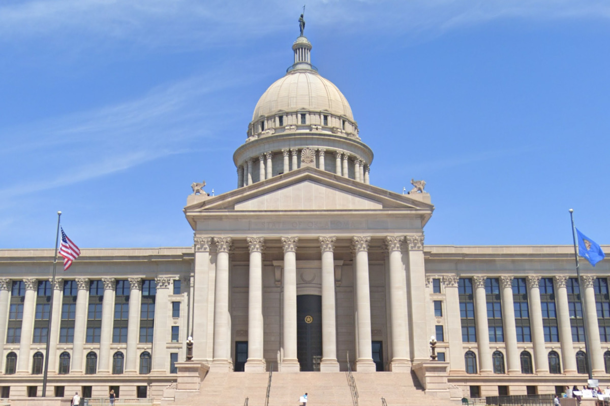 Oklahoma Senate Passes Resolution Honoring Over 33,000 State Employees