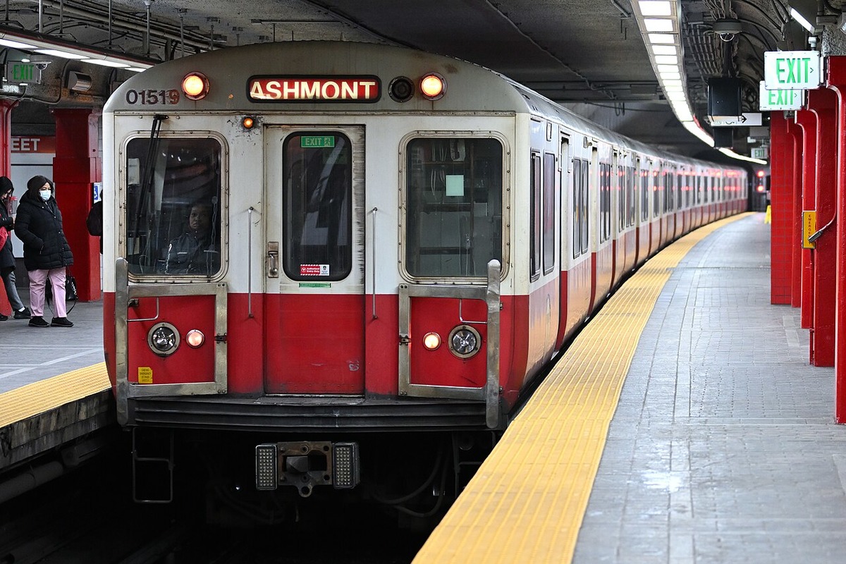 Upcoming Month-Long Red Line Service Disruptions in Boston, Shuttle