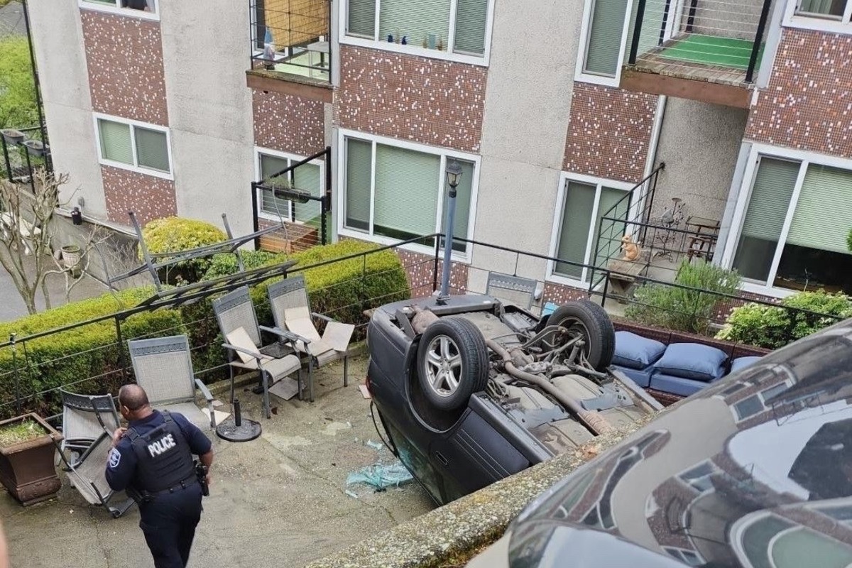 77-Year-Old Man Critically Injured After Car Plummets From Seattle