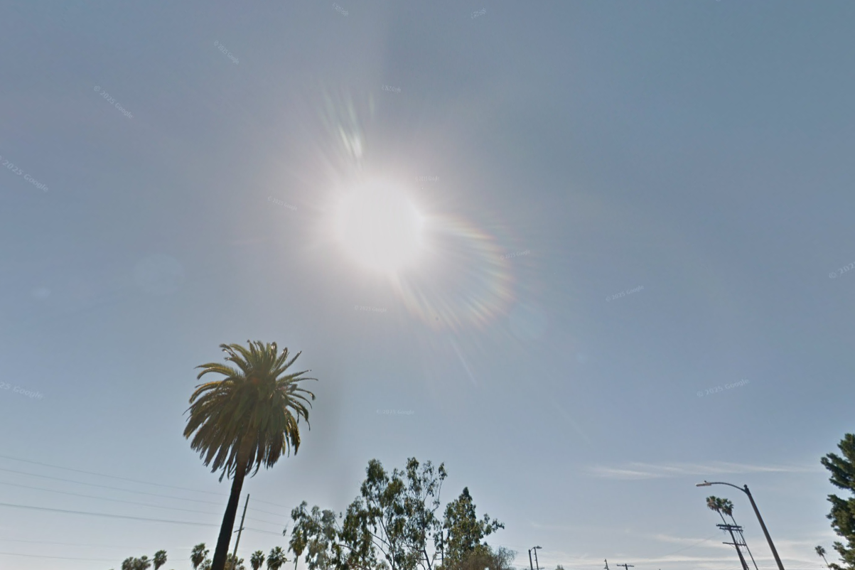 Los Angeles Basks in Typical Sunny Splendor with Comfortable