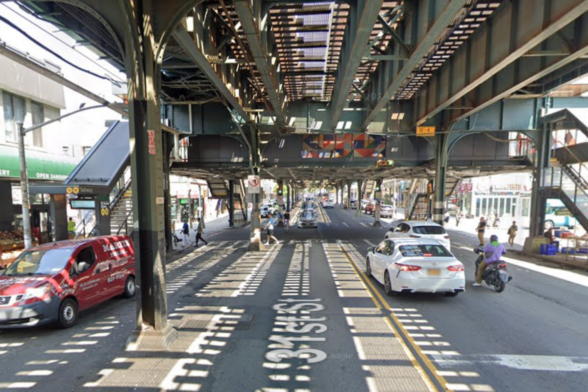 NYPD Officers Shoot Knife-Wielding Man in Astoria, Suspect