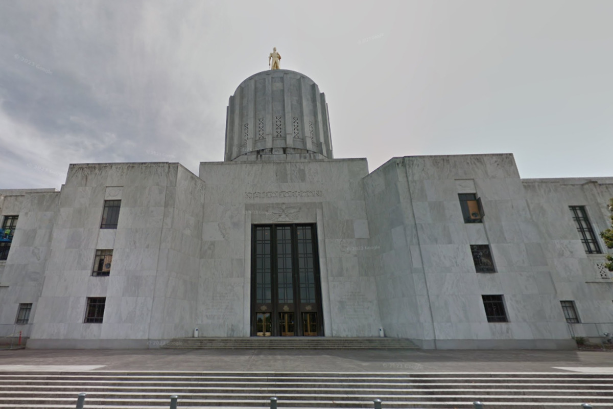 Oregon Governor Backs House Bill to Slash Red Tape and Boost Housing