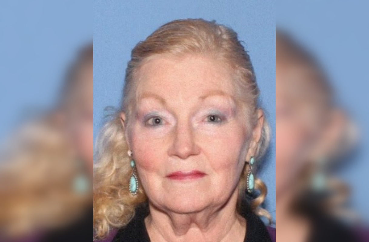 Phoenix Police Seek Public's Help to Locate Missing Woman Under Silver