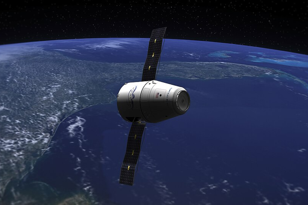 SpaceX's Dragon Capsule Returns with a Sonic Boom: Historic Splashdown