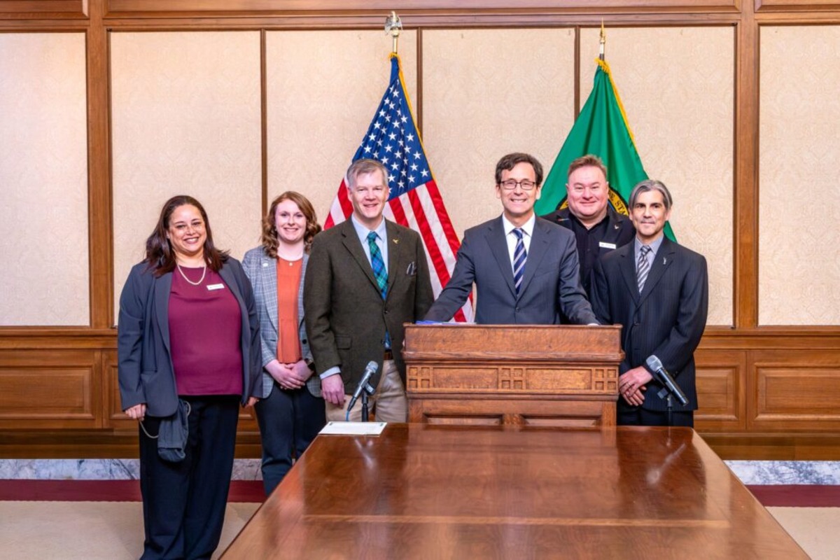 Washington Governor Signs Bill to Boost Affordable Housing, Empowers