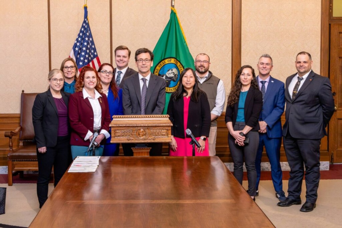 Washington Governor Signs Bill to Improve Workforce Development and