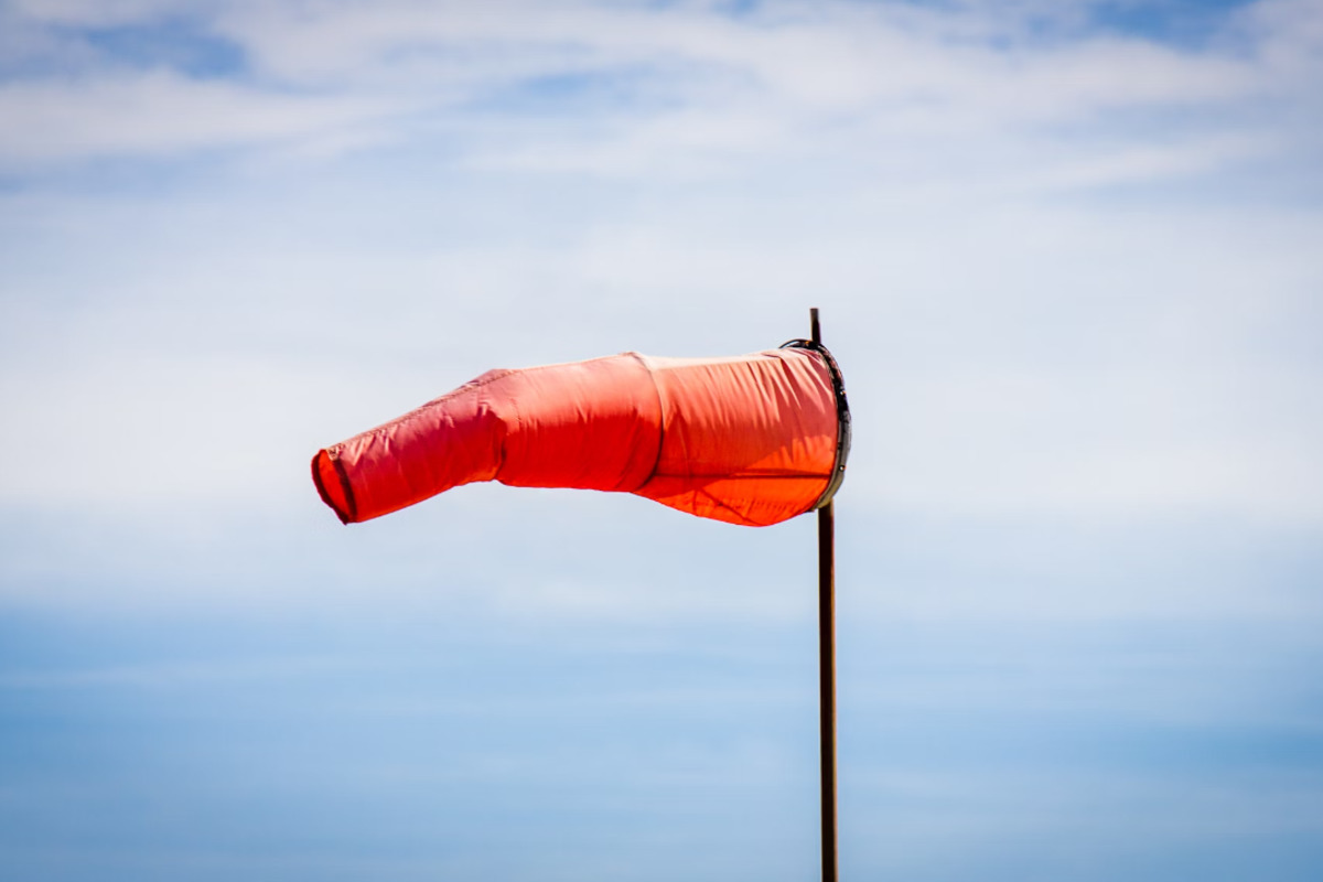 Windy Week Ahead for Milwaukee as NWS Predicts Gusts Up to 40 MPH with