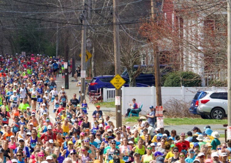 Downtown Chicago Bustles with Energy as Spring Half Marathon and 10K