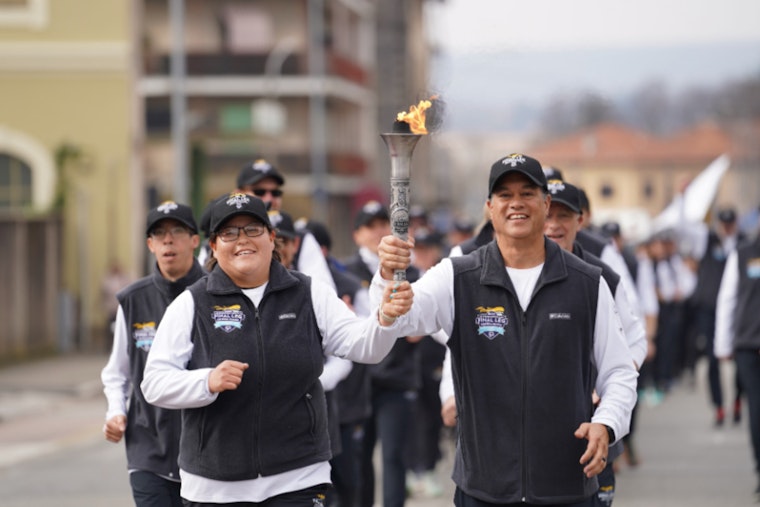 Hawai‘i's Own Officer Michael Abran Carries 'Flame of Hope' Across