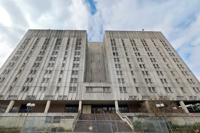 Manhunt Underway in New Orleans After 10 Inmates Escape From Orleans