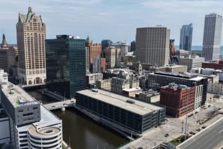 Milwaukee on the Rise as Mayor Johnson Expresses Optimism Over Signs