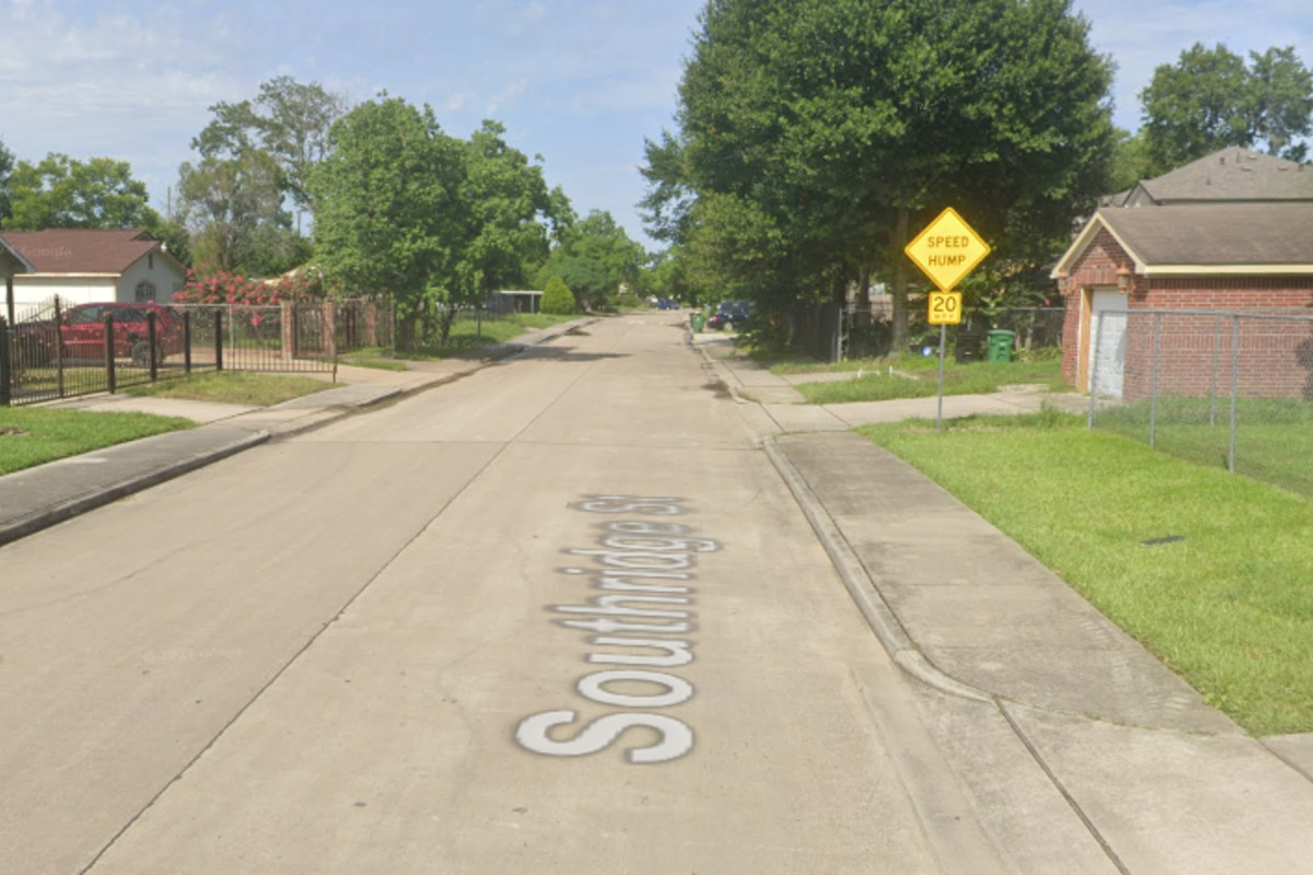 Natural Gas Line Struck by Construction Crews in Southeast Houston,