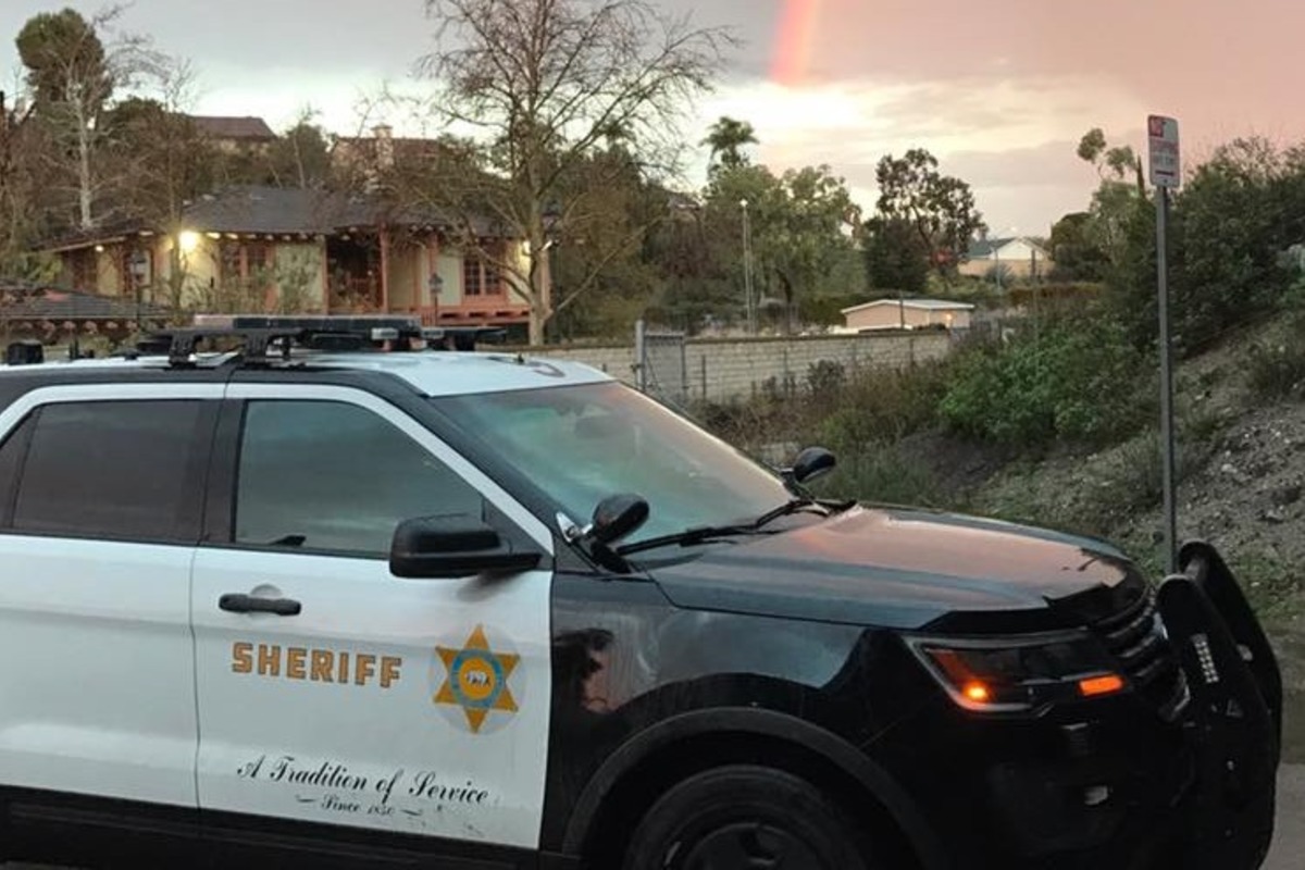 Santa Clarita Valley Sheriff's Deputies Arrest Two in Swift Shutdown