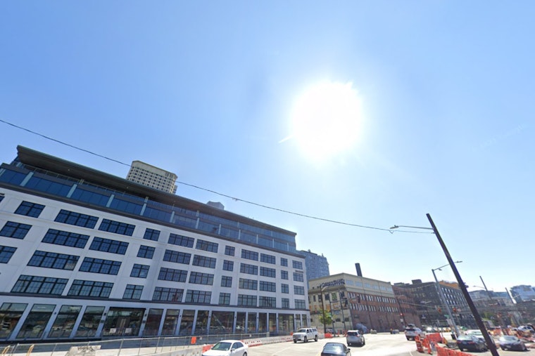 Seattle Embraces Classic Spring Weather, Sunshine, Showers, and Mild