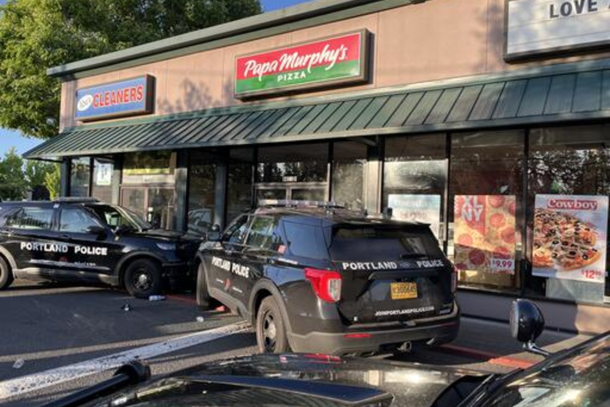 Southeast Portland Pizza Shop Standoff Ends Peacefully, Suspect Joseph