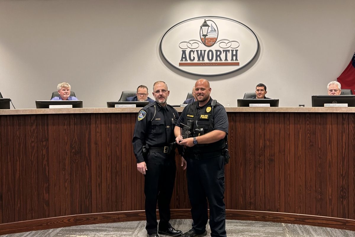 Acworth Police Sergeant Greene Honored as Officer of the Quarter for