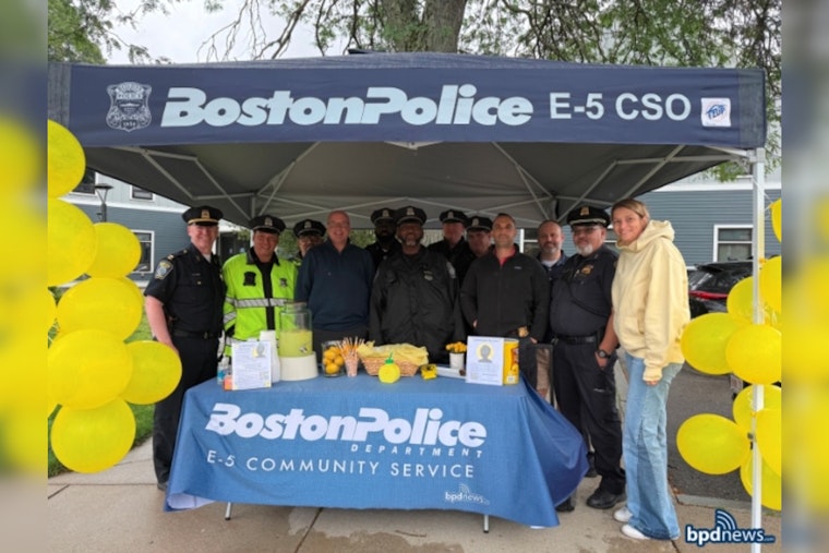 Boston Police District E-5 Officers Host Lemonade Stand to Support