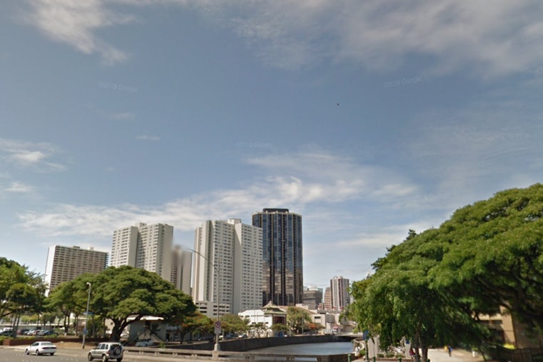 Gentle Trade Winds and Minimal Showers Set to Caress Hawaii, Predicts