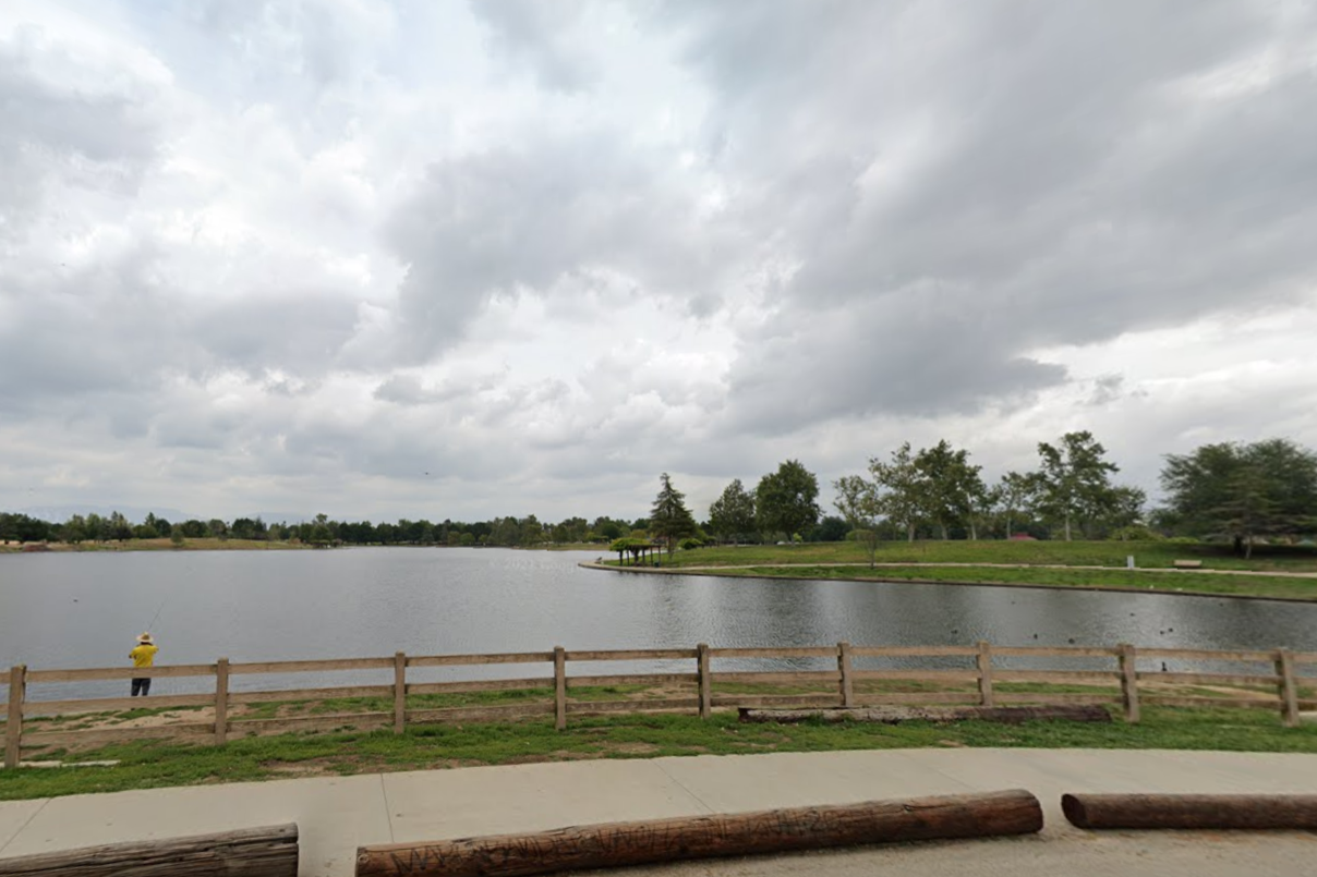 LAFD Rapidly Contains Lake Balboa Brush Fire to Half an Acre, No