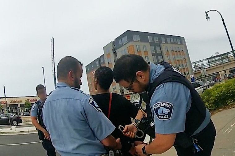 Minneapolis Police Successfully Defuse Armed Encounter Using