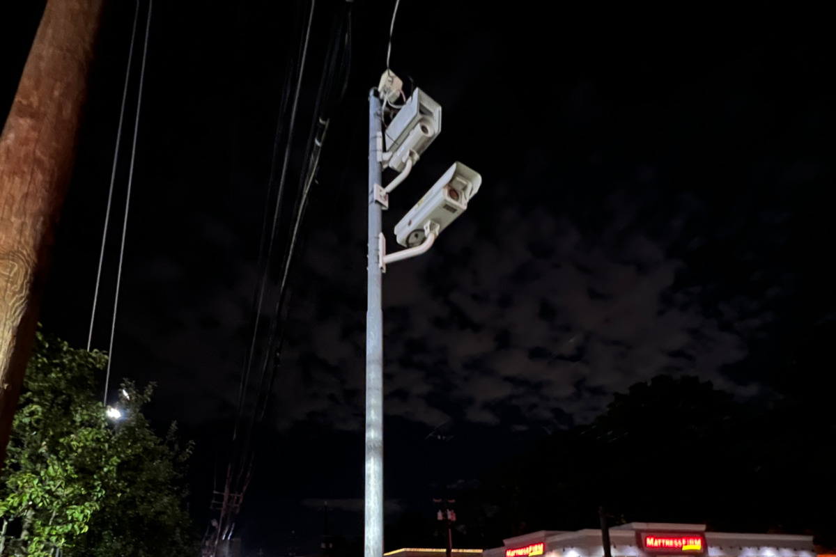 Tempe's New Red Light Cameras Snare Over 2,000 Violators in Two Weeks,