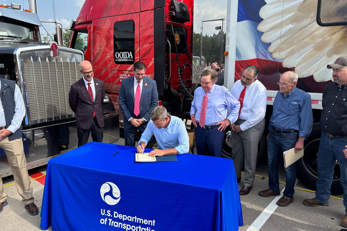 U.S. Transportation Secretary Unveils Digital Certification System to