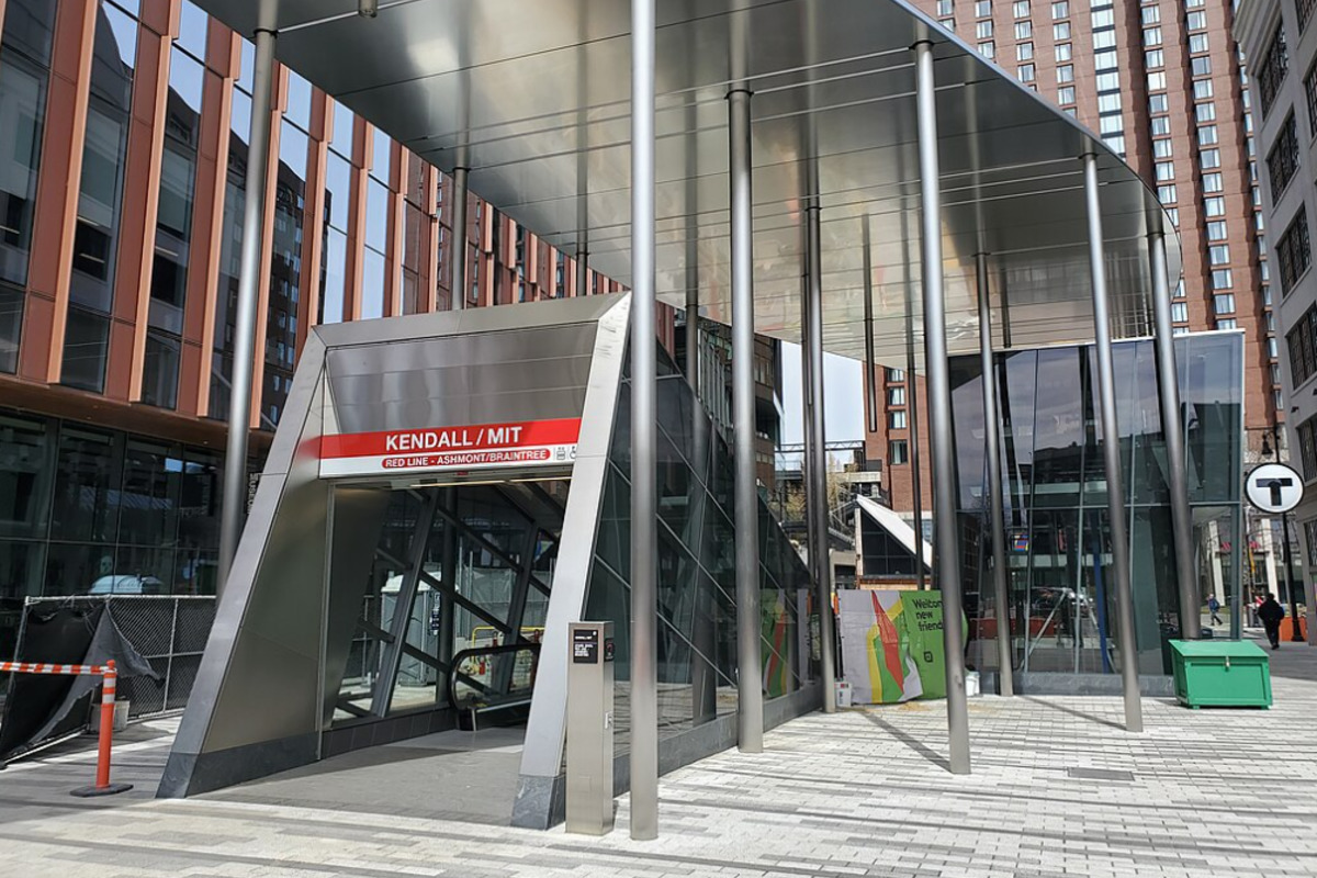 Boston's MBTA Red Line Service Faces Weekend Disruptions, Shuttle