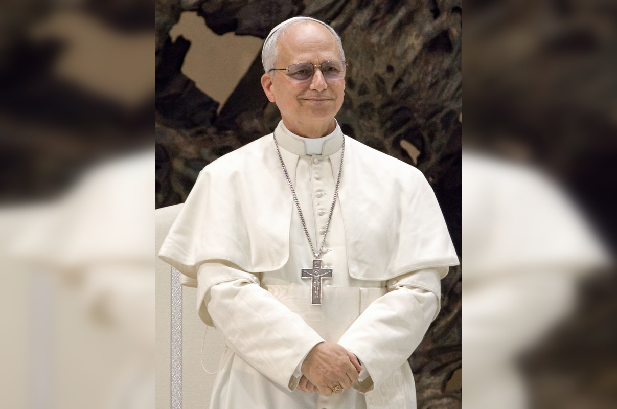 Chicago Family Gifts "Da Pope" T-Shirt to Pope Leo XIV, Celebrating