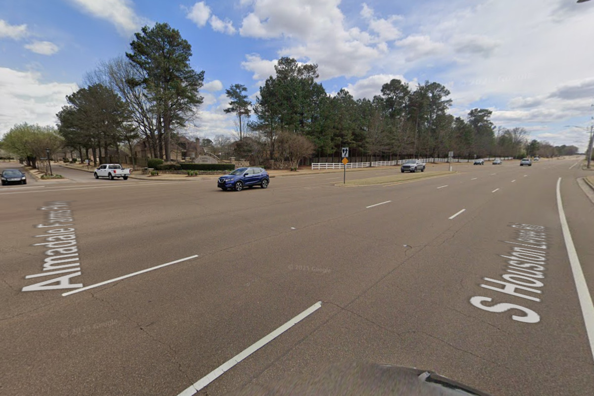 Collierville Police Manage Traffic Flow After Crash, Urge Avoidance of