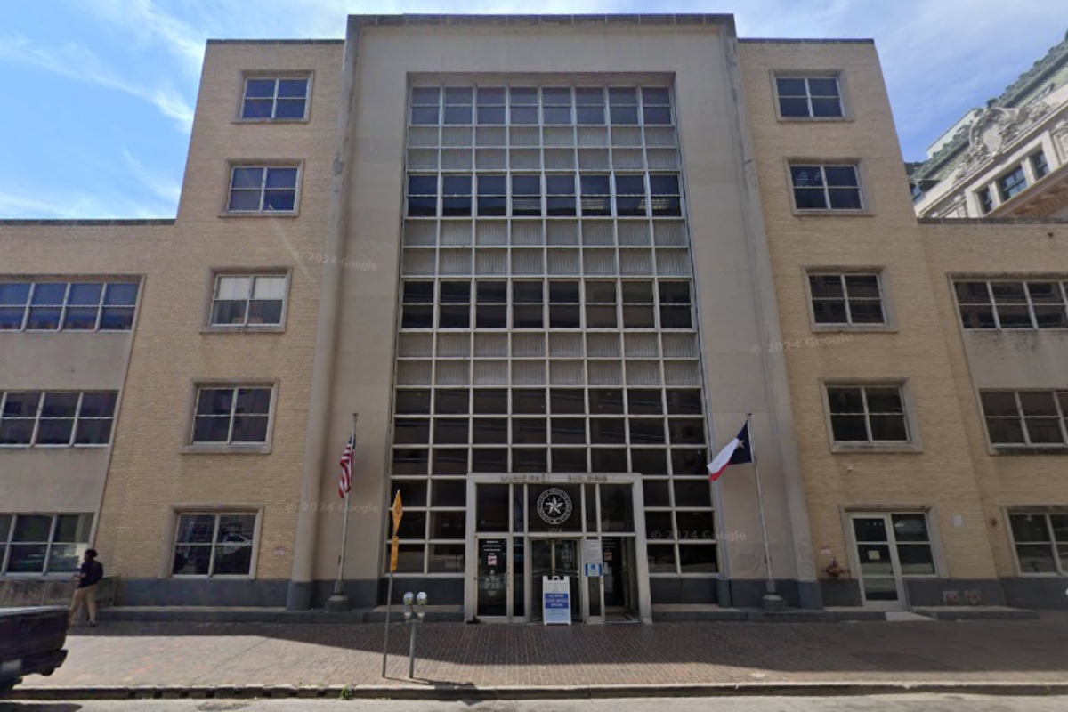 Dallas Municipal Court Building Partially Reopens for Clerical